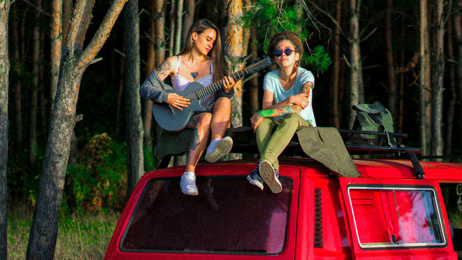 Nova Go Mini: Durable, Light, Carbon Fiber Travel Guitar